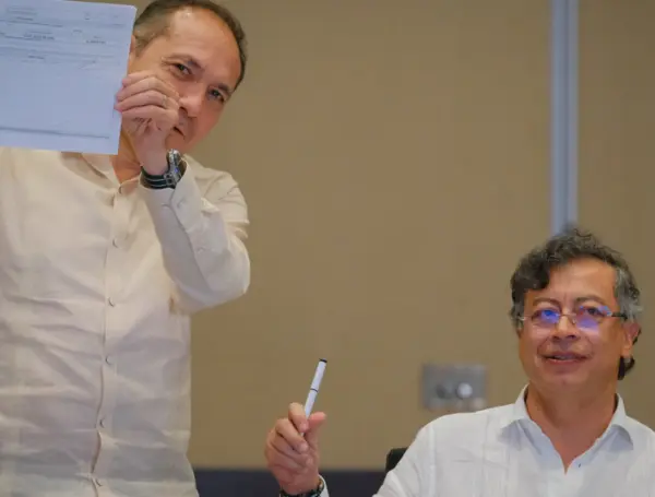 Anuncio de nueva constituyente caldea los ánimos en medio de elecciones ...