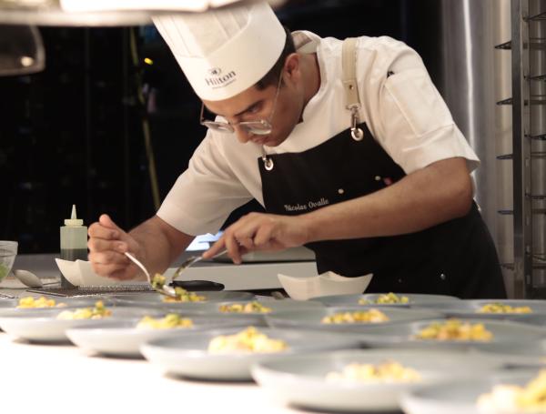 Restaurante Oka Grill House, del Hilton Bogotá Corferias, estrena nuevo ...