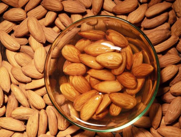 La cantidad de almendras que se pueden consumir por día, según los expertos