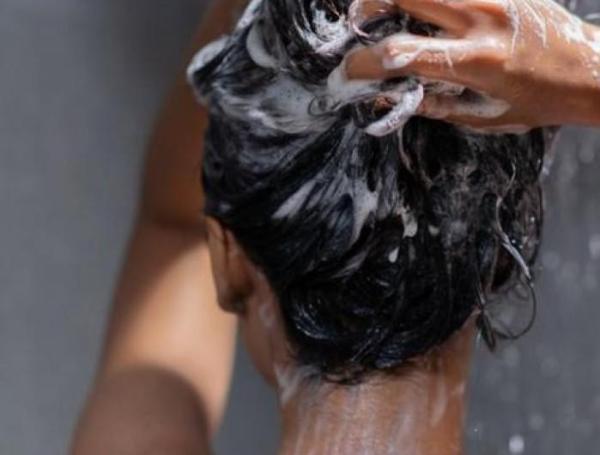 ¿Por qué huelo mal aunque me bañe? Esto dicen los expertos