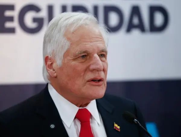 Miguel Uribe Londoño retoma su carrera en la política y lanza pulla al ...