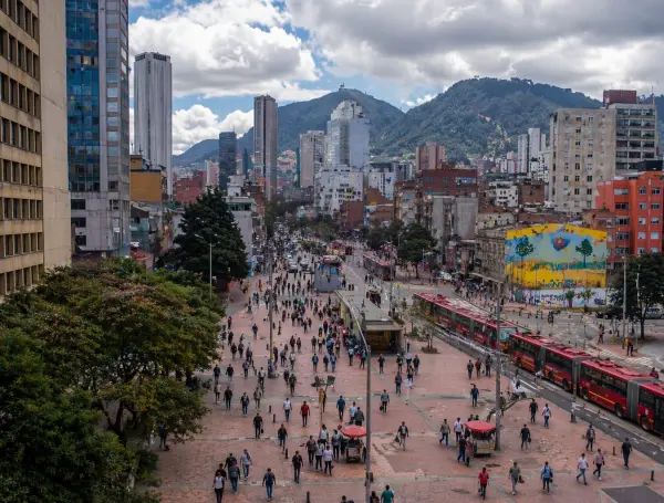 Bogotá abre 272 cupos de mentoría en inteligencia artificial para ...