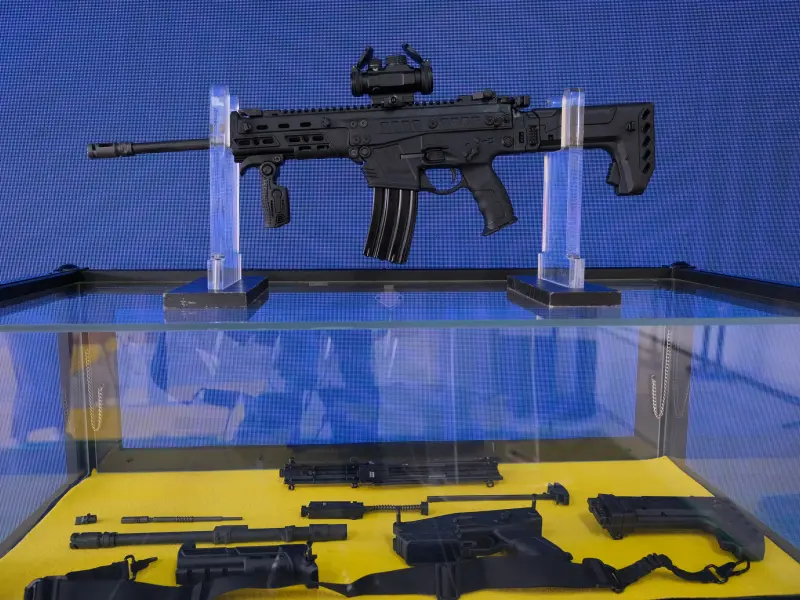 'Jaguar', el fusil que anunció Petro, presentó fallas durante pruebas y ...