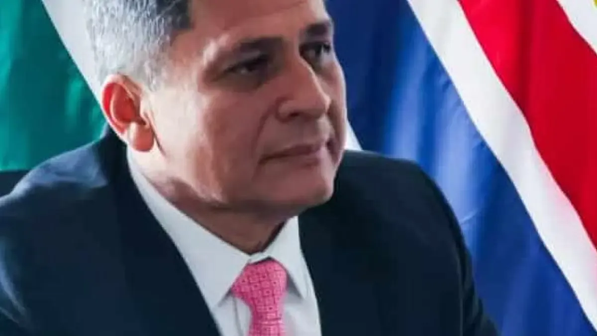 Renuncia el director de la Aeronáutica Civil, el brigadier general José ...