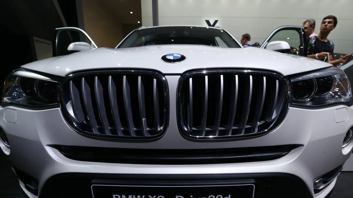 Acción de BMW cae más de un 8 %