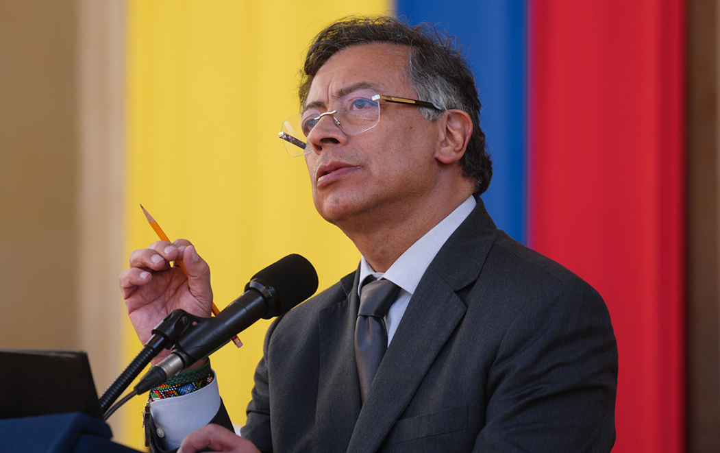 Investigan a Gustavo Petro por la compra de 17 aviones Gripen