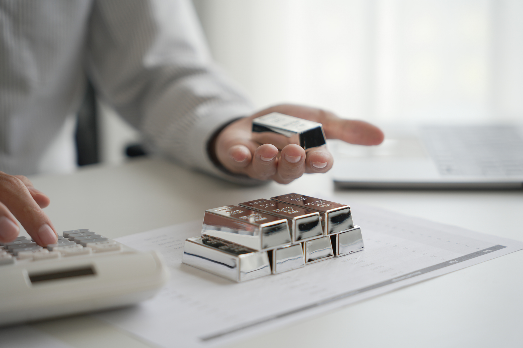 El oro bate un nuevo récord al superar los 5.400 dólares la onza