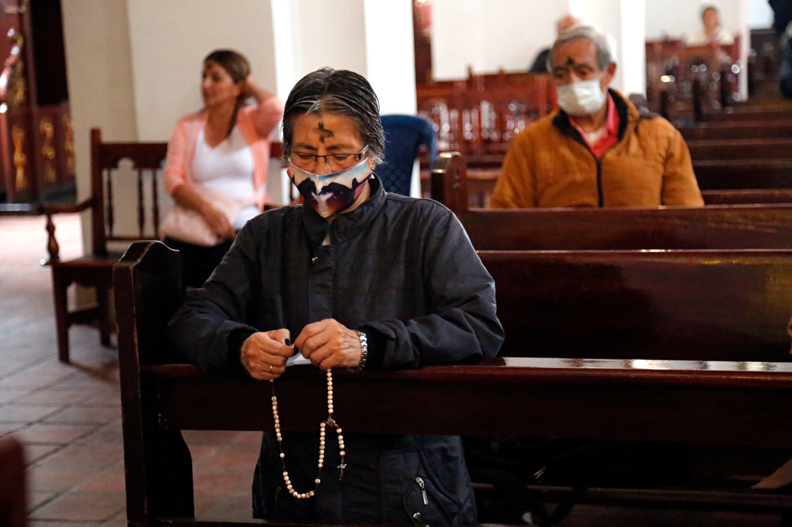 ¿Qué significa realmente la cruz que se ponen los católicos el ...