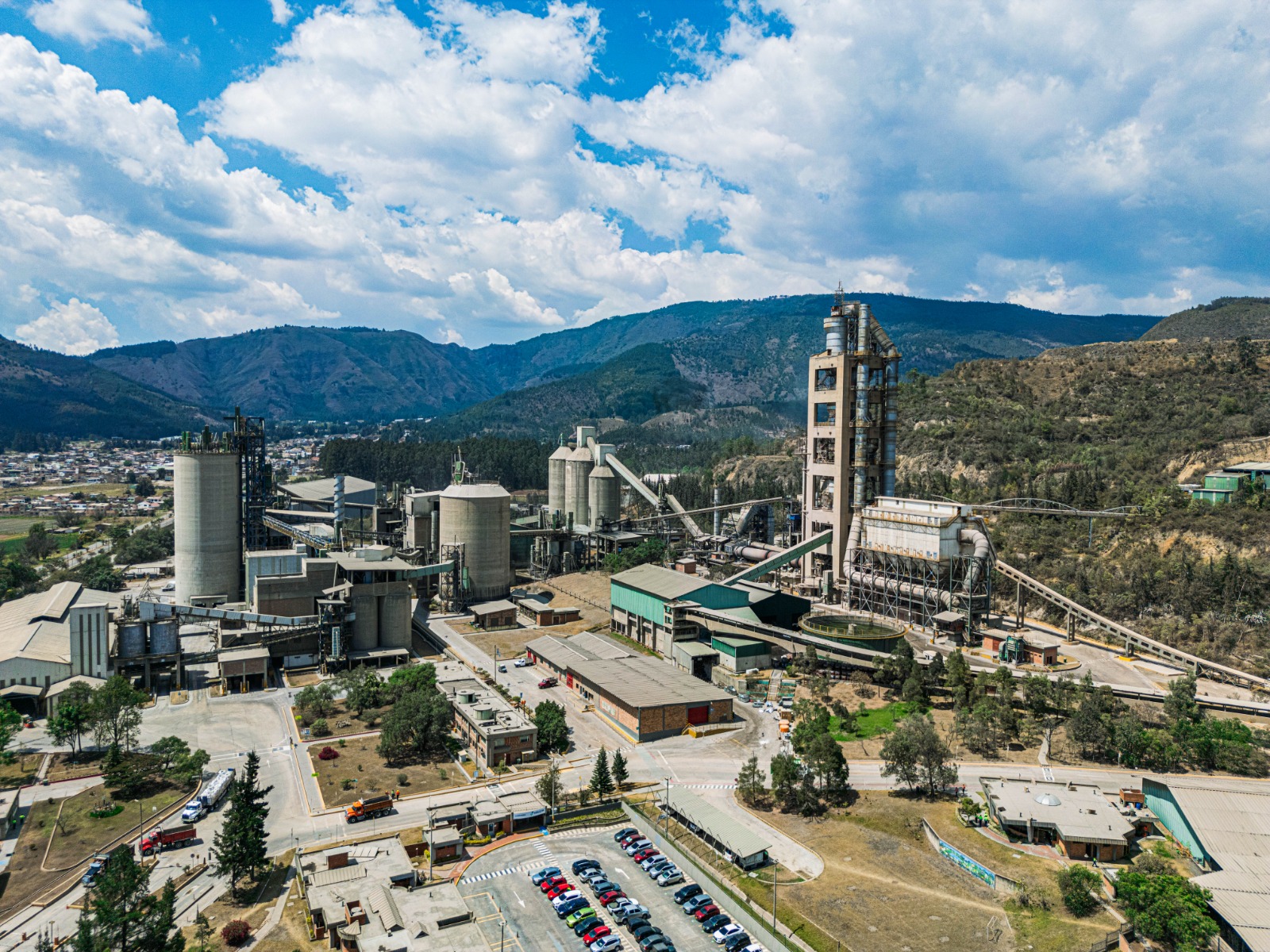 ¿Cemex se va de Colombia? La cementera desinvierte 555 millones de ...
