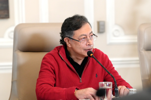 Anuncio de nueva constituyente caldea los ánimos en medio de elecciones ...